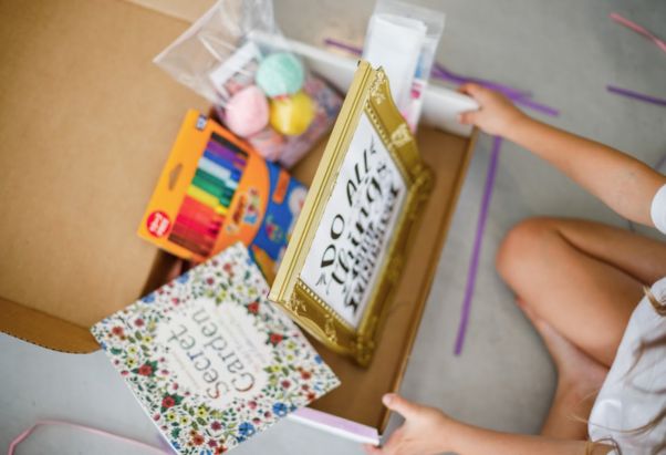 Busy boxes - Keep kids busy while travelling or eating out – Scribble ...